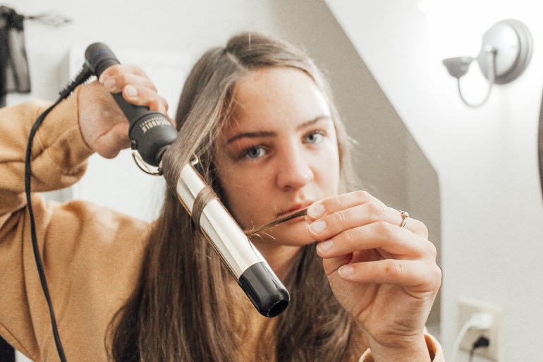 How To Do Beach Waves W/ Wand | Medium-Length Hair – the striped plaid